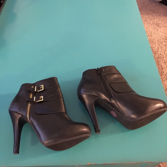 me too | Shoes | Me Too Leather Shoe Boots | Poshmark